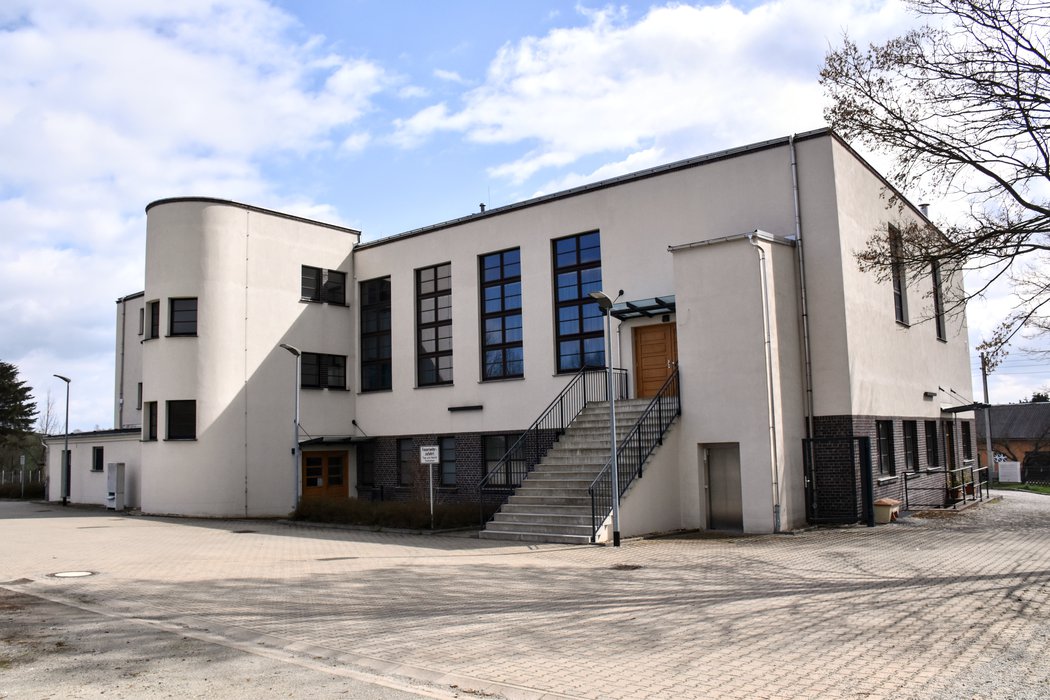 Multifunctional building Volkshaus Eibau - Modernism in Architecture