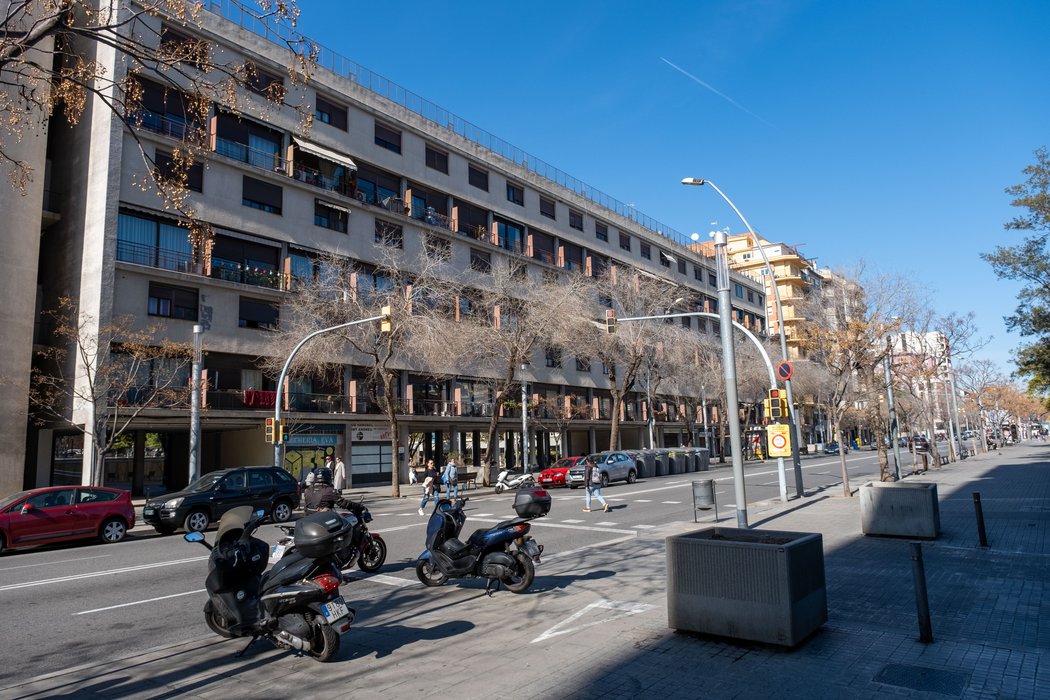 Casa Bloc in Barcelona by Sert, Subirana and Clavé