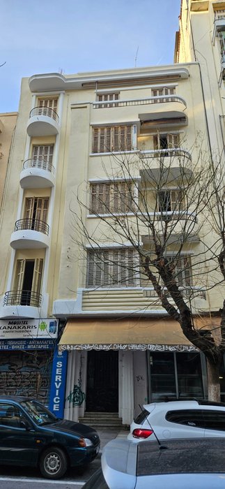 Filippou 11 in Thessaloniki by Maximilianus Rubens