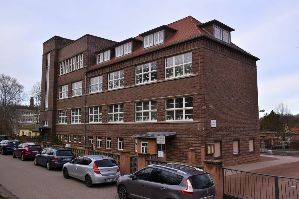 Elementary school Grundschule in Wettin